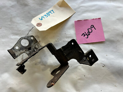 Briggs & Stratton Cylinder Vertical Engine Control Bracket 494538 ...