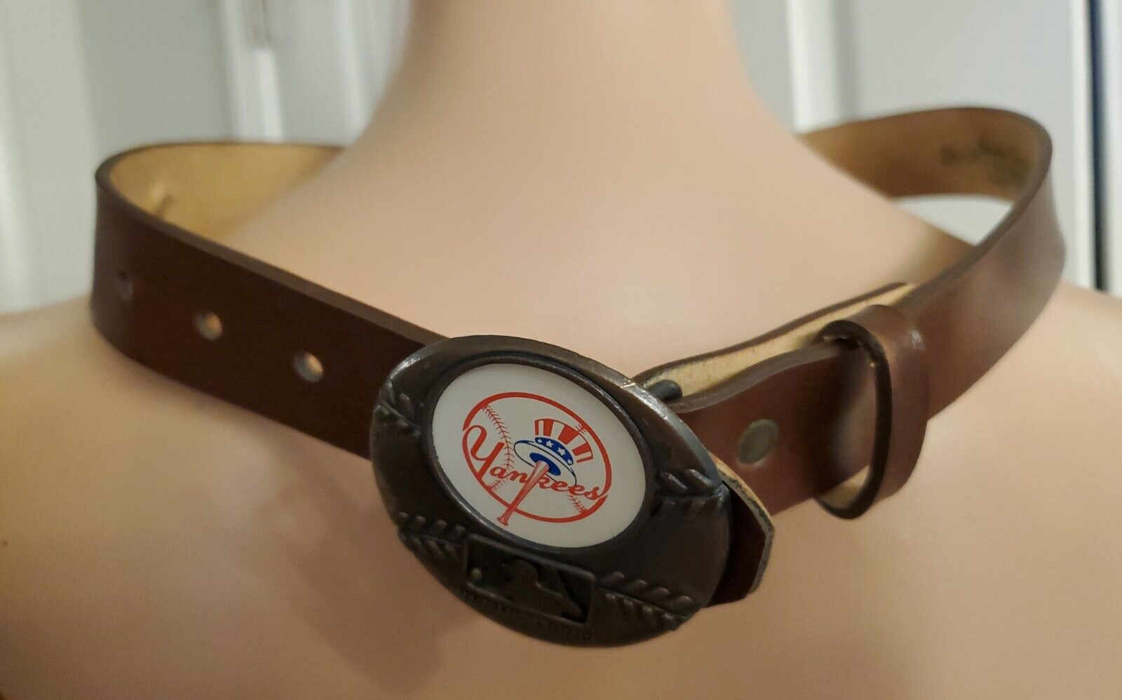 VTG. 1979 NEW YORK YANKEES BROWN BASEBALL BELT BUCKLE RARE LEE COMPANY ...