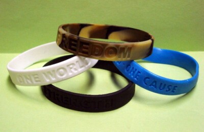 2 doz (24) SILICONE RUBBER WRISTBAND BRACELETS - SUPPORT OUR TROOPS ...