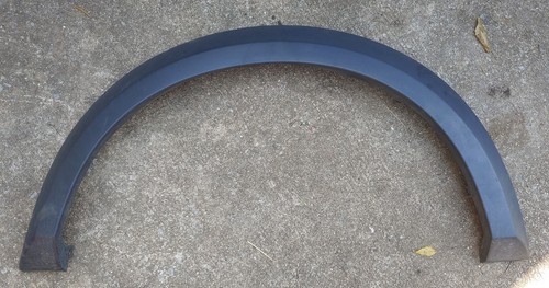 Land Rover LR3 05-09 OEM Driver LH Front Fender Panel Trim Wheel Arch ...