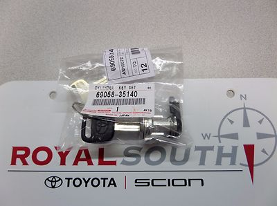 Toyota Tacoma 1995 - 2004 Fuel Lid Door Lock Cylinder Set Genuine OEM ...