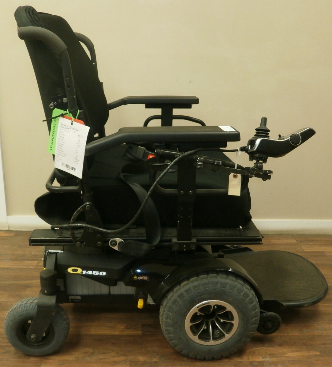 Used Quantum 600 Power Wheelchair Pride Quantum 600 XL Powerchair