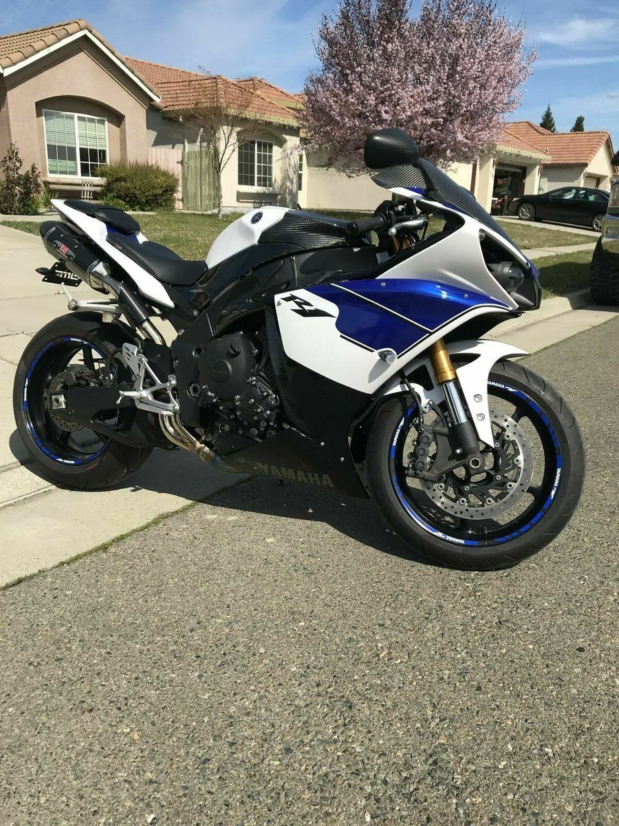 Custom Yamaha R1 White