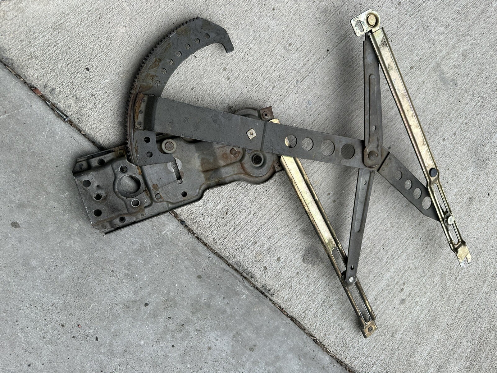 BMW 635CSi E24 Right Passenger's Side Front Door Window Winding ...