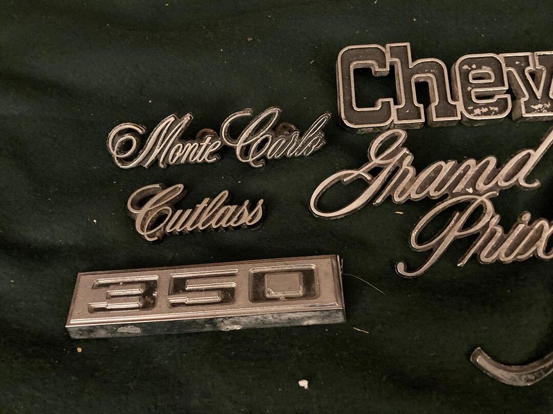 Lot of 7 Vintage Chevy / GM emblems - badges | eBay