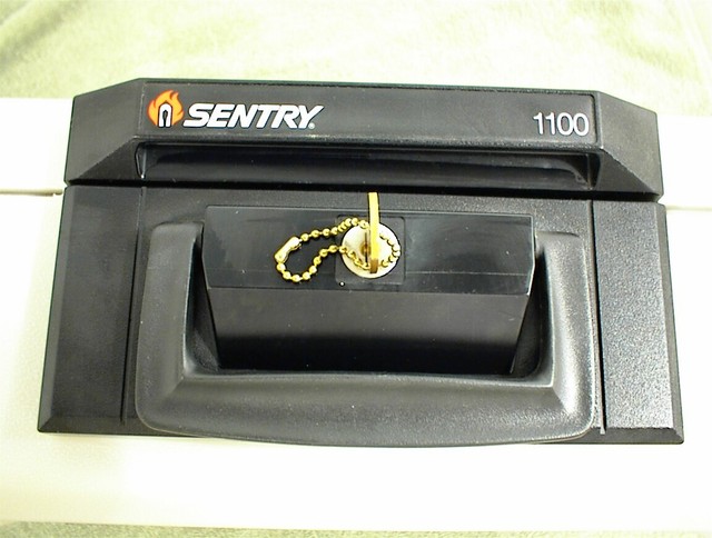 SENTRY 1100 SAFE LOCK BOX 1 KEY HOME SECURITY FIRE RESISTANT | eBay