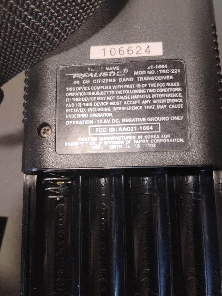 Realistic TRC-221 40-Channel Citizens Band Transceiver Walkie Talkie ...