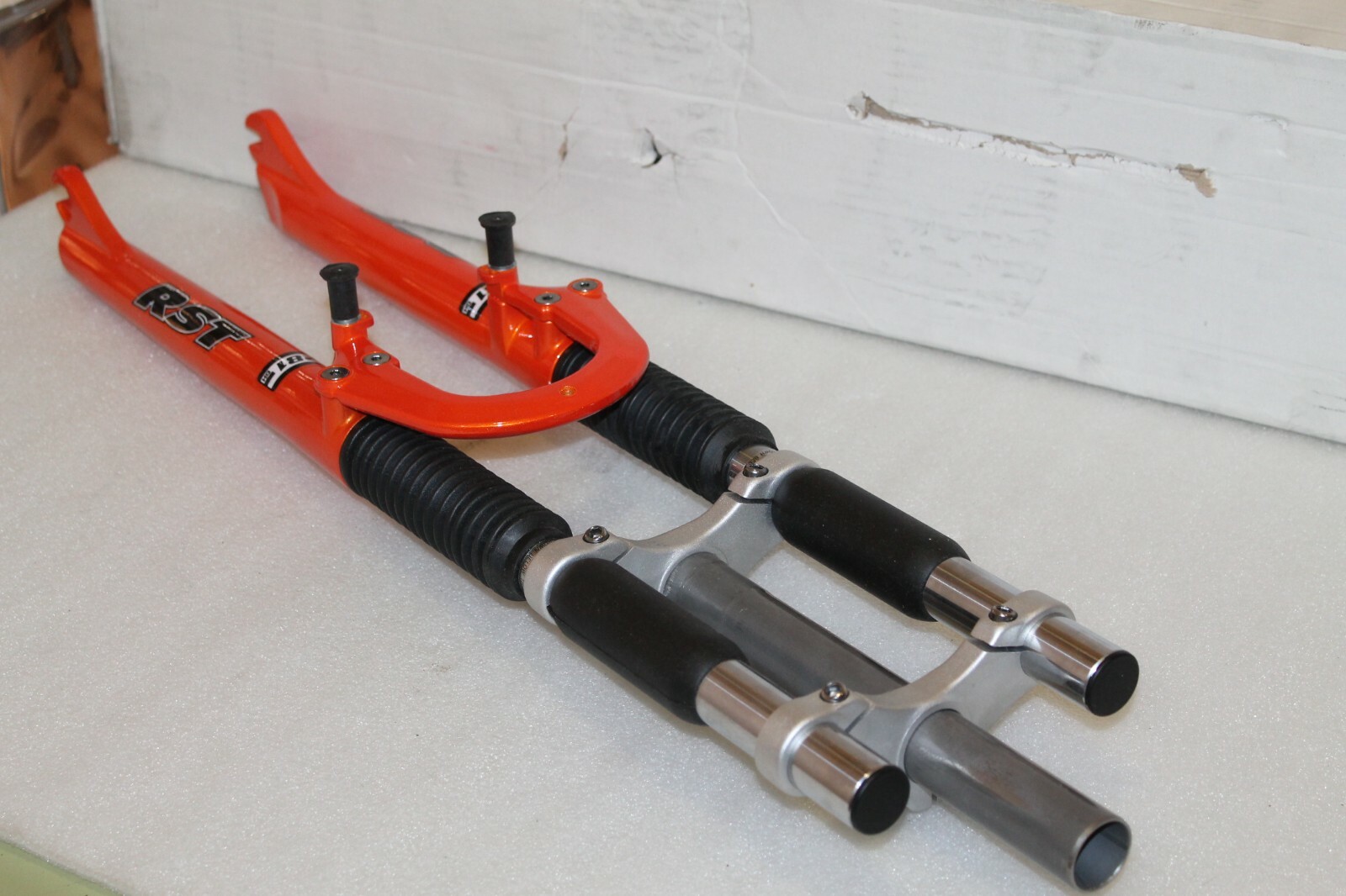 NOS Horquilla MTB RST 281 DH 26" V-BRAKE 1/8" Naranja Down Hill Retro ...