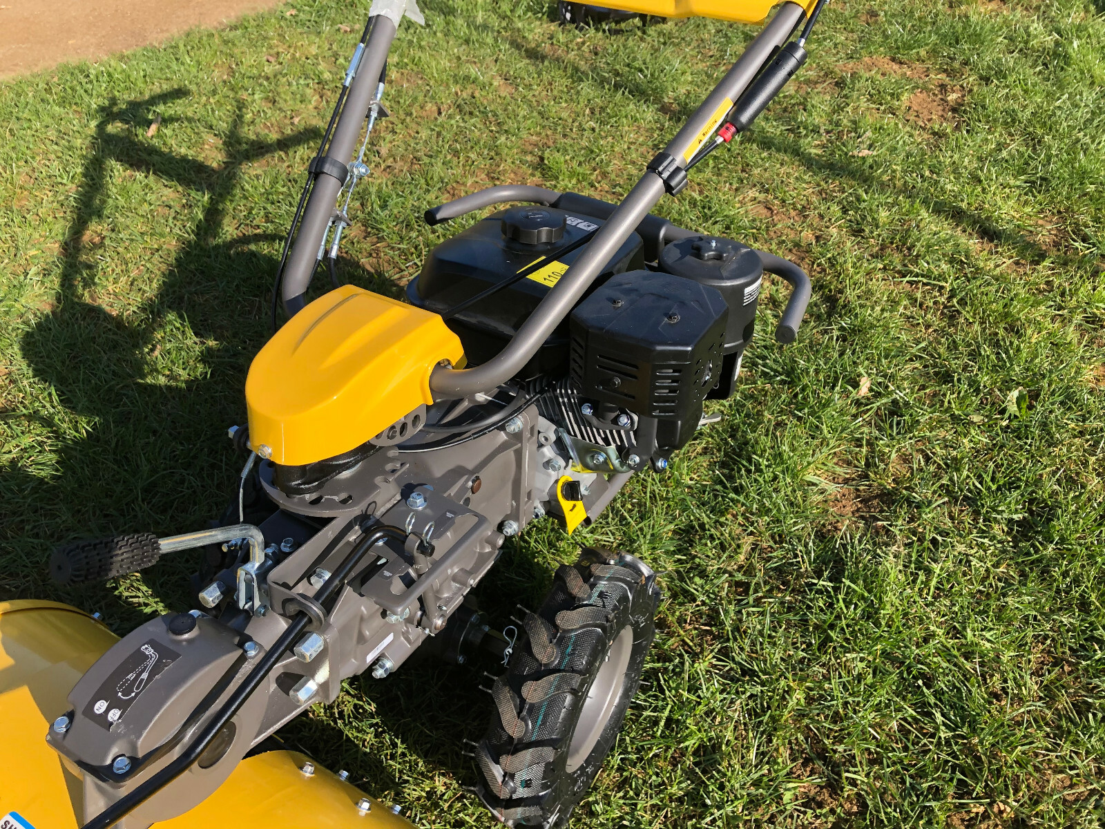 Petrol Rotavator with reverse ,7hp Power driven wheels, NEW Jobsite ...