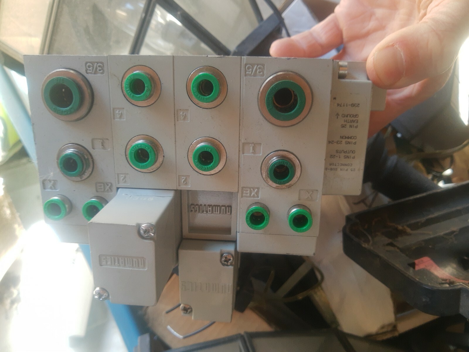 LOT of Numatics Solenoid Pneumatic Valve Bank connector 122BA400M000061 ...