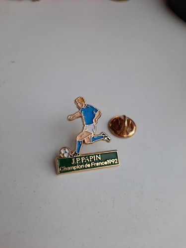 Pin's Papin 92 Foot Football Balon Terrain Joueur Sport Games Pin Pins ...