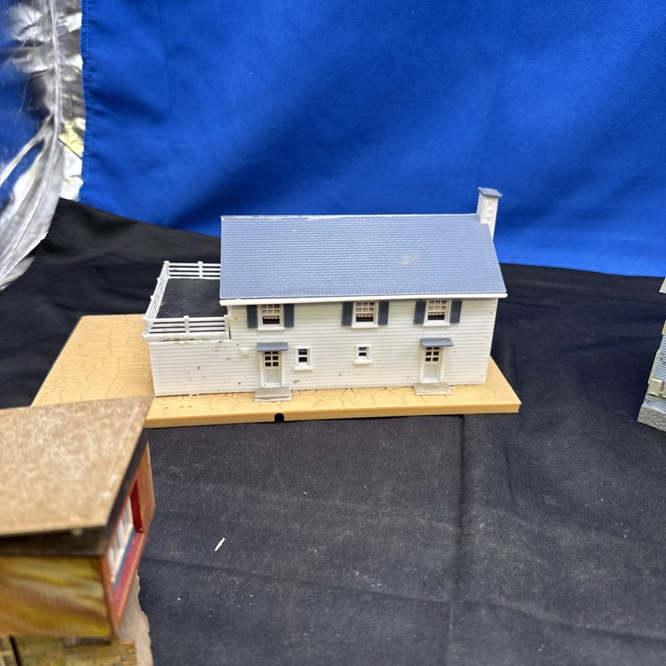 Ho Scale Lot Of 4 Assorted Houses Pre Built | eBay