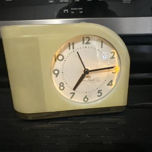 Westclox Big Ben Moonbeam Clock Flashing Alarm Snooze Yellow See ...