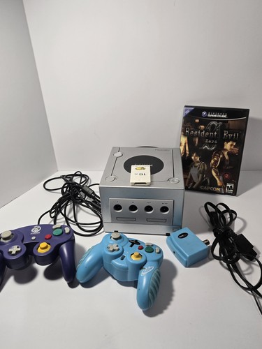 Nintendo GameCube Silver Console with Cords, Controller, Resident Evil ...
