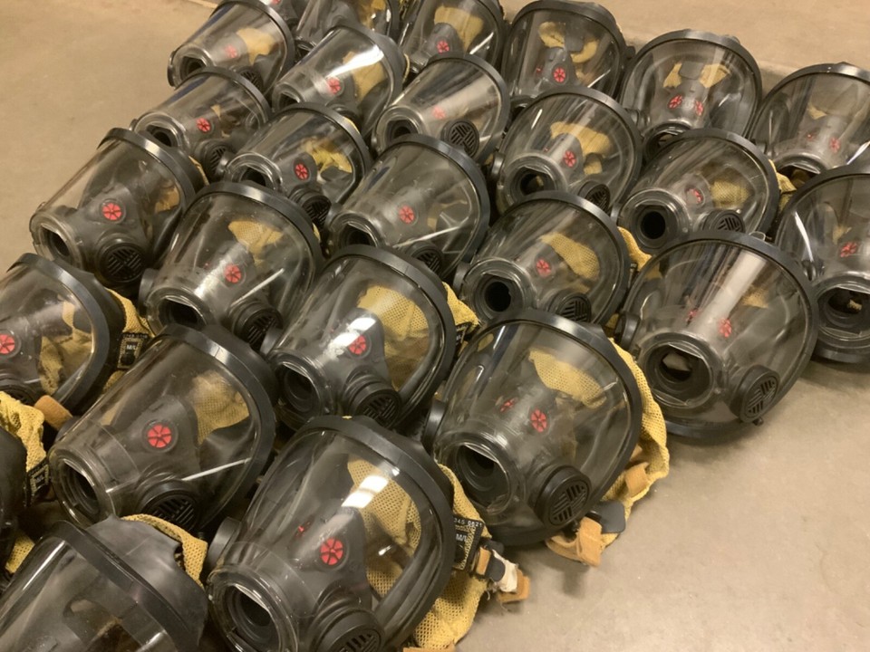 SCOTT AV-3000 HT MASK w/KEVLAR NETTING SIZE MEDIUM Firefighter SCBA AIR ...