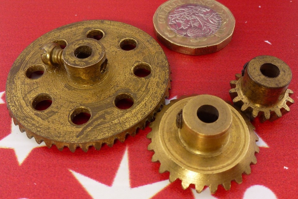 MECCANO PART 30 30A 30C BEVEL GEARS X3 ALL STAMPED OLD VINTAGE TOY ...