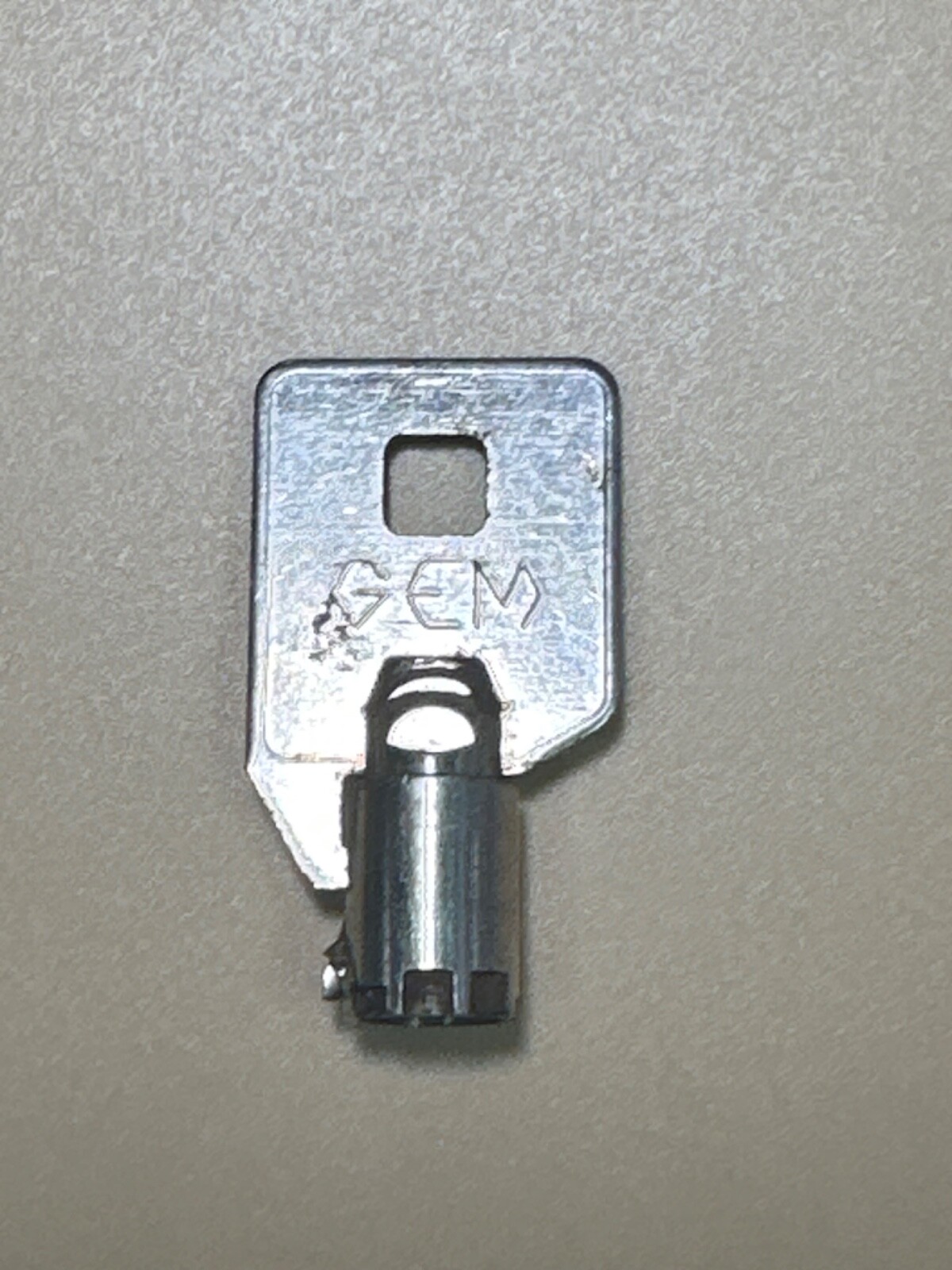 GEM Barrel Lock Key Pinball Soda Machine Fort Lock Alarm Tubular 52429 ...