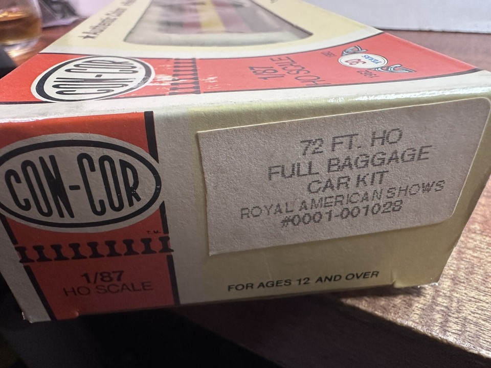 HO Scale 0001-001028 Con-Cor 72' Full Baggage Car Royal American Shows ...