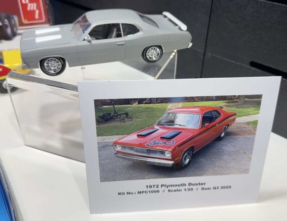 MPC 1/25 1972 Plymouth Duster 2 in 1 Model kit MCP1006 | eBay