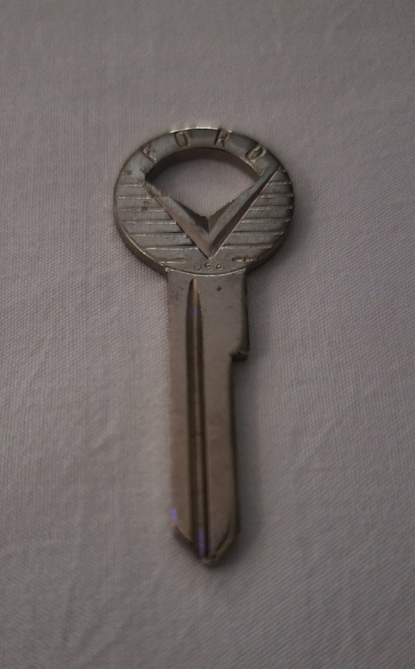 Vintage Uncut Ford Car Key Round Top | eBay