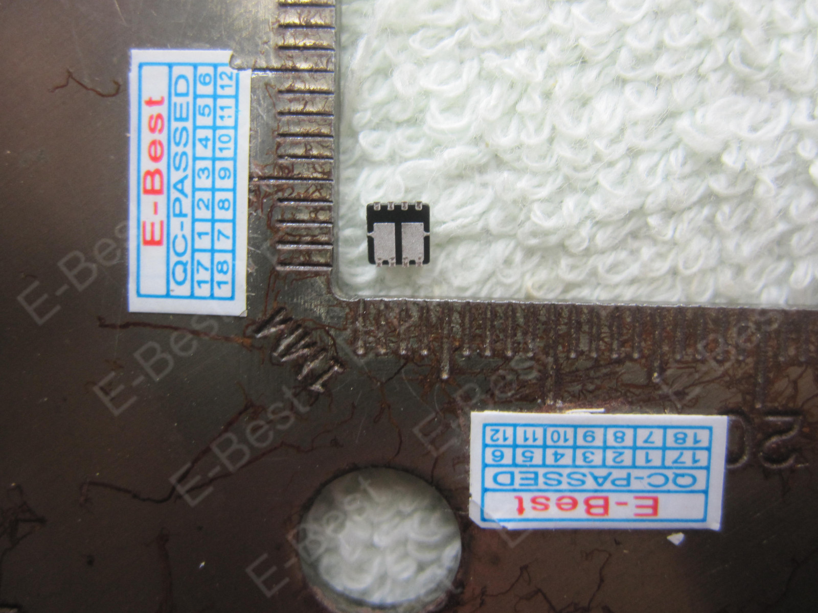 5pcs 817A03 817 BI7A03 BI7 AO3 B17AO3 B17 A03 B17A03 EMB17A03V DFN3x3-8 ...