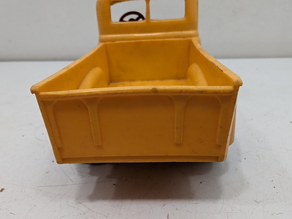 VINTAGE PRODUCT MINIATURES INTERNATIONAL PICKUP TRUCK DRI-GAS DEALER ...