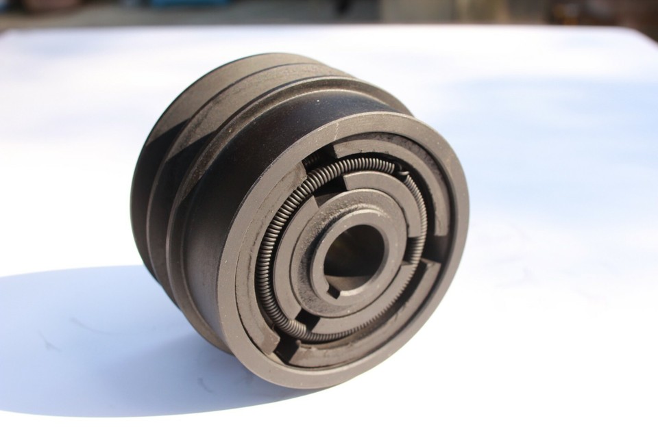 Small Engine Double Centrifugal Clutch Equipment 1" Shaft 1/2" A Belt 4 ...