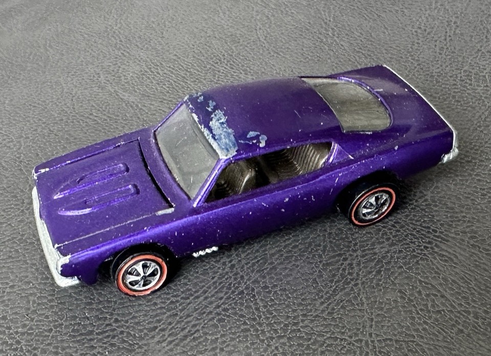 Vintage 1967 Purple Custom Barracuda Hot Wheels Redline Dark Interior ...