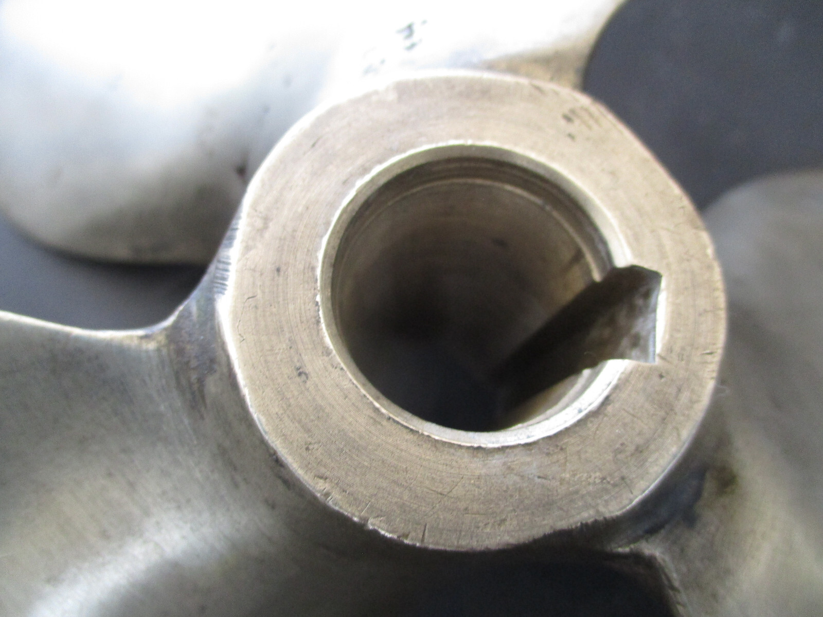 OLDTIMER Propeller aus Bronze, 3- flügelig, links dreh, 10" x 10,5 ...