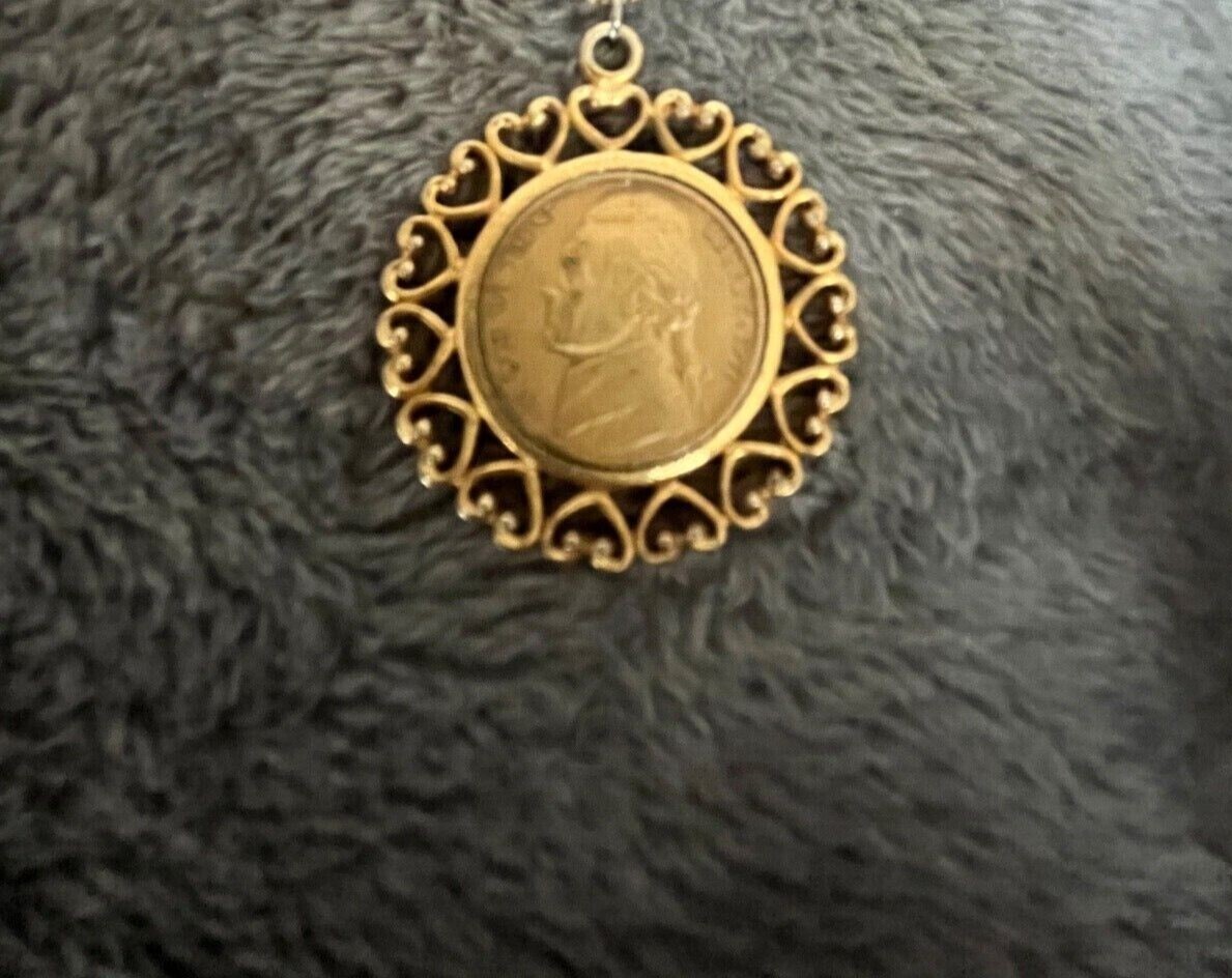 1971 US Coin Nickel in Gold Tone inside a Bezel Penda… - Gem