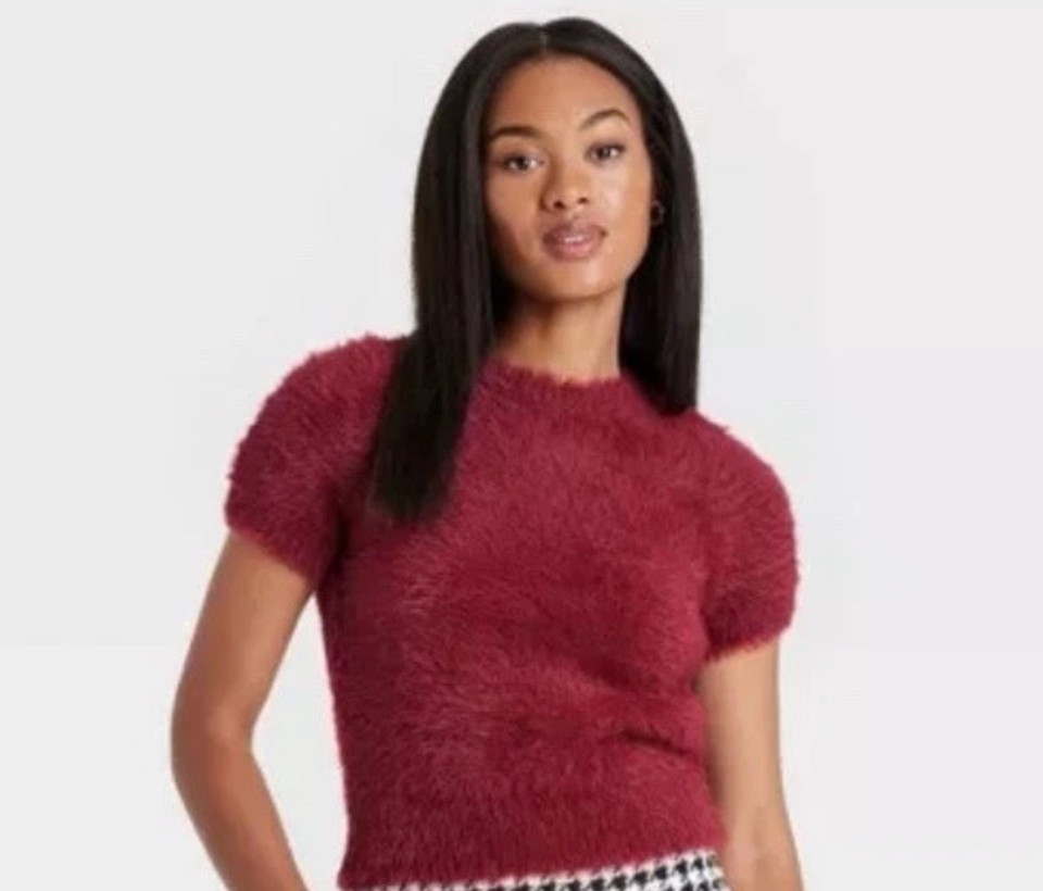 WOMEN’S FUZZY SHORT SLEEVE CREWNECK PULLOVER SWEATER- A NEW DAY ...