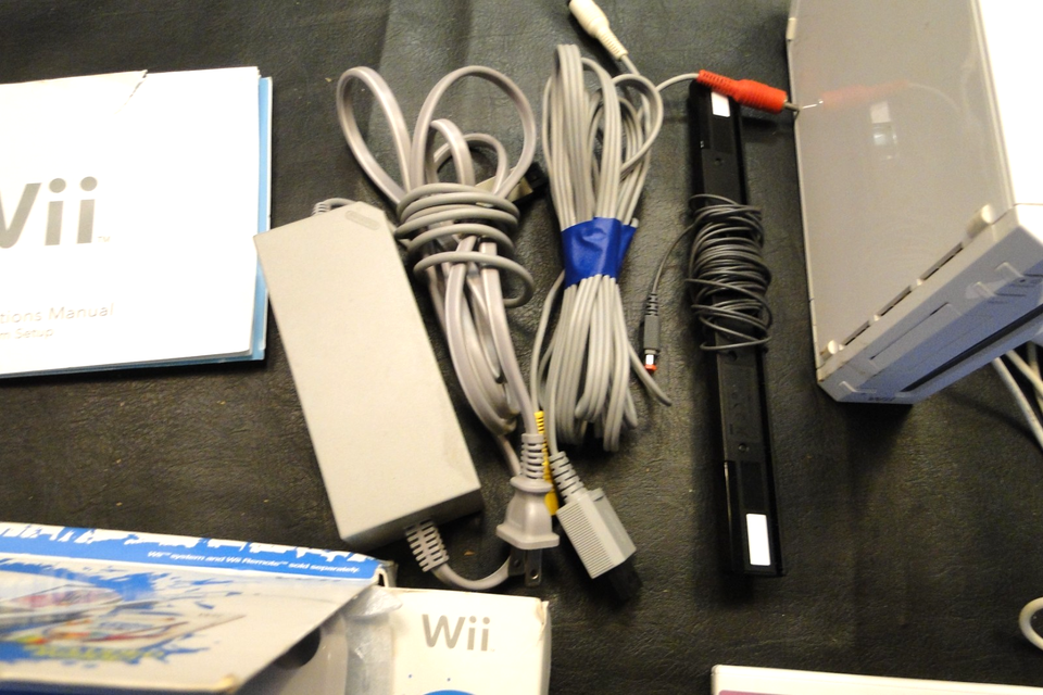 Nintendo Wii Game Console W 9 Family Games W NU Draw Tablet, Controller ...