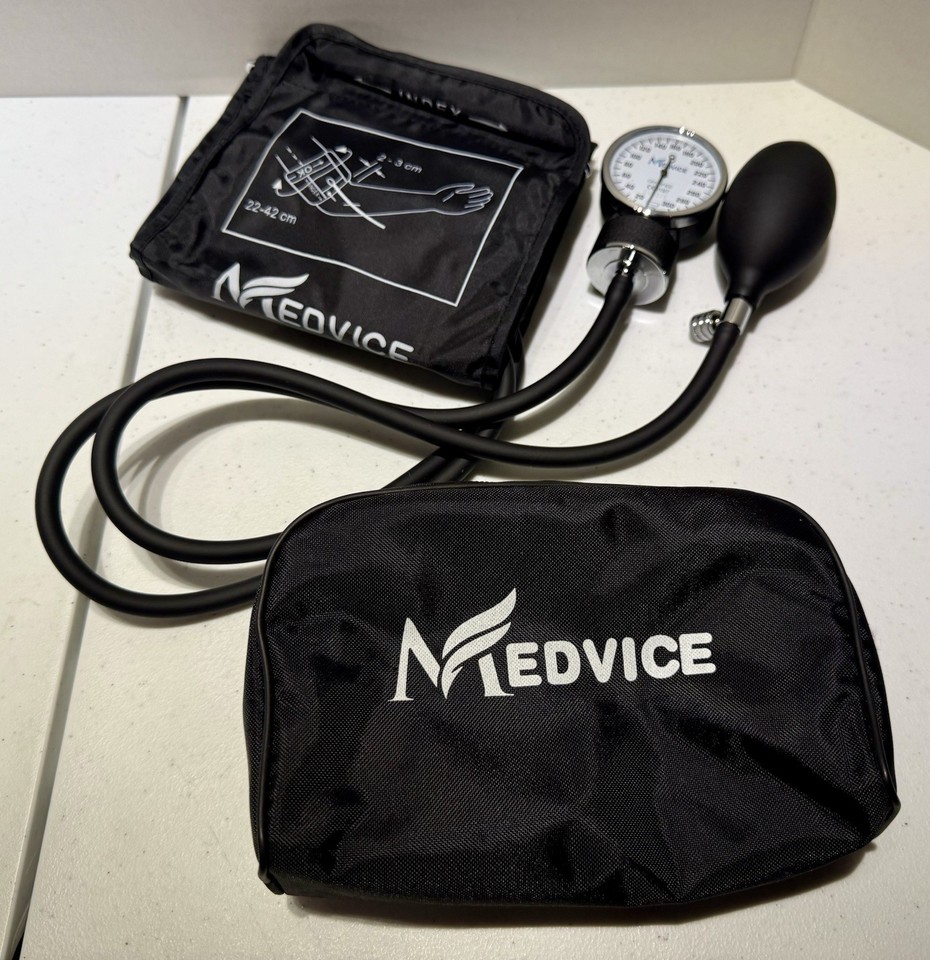 MEDVICE Manual Blood Pressure Cuff Universal Size Aneroid ...