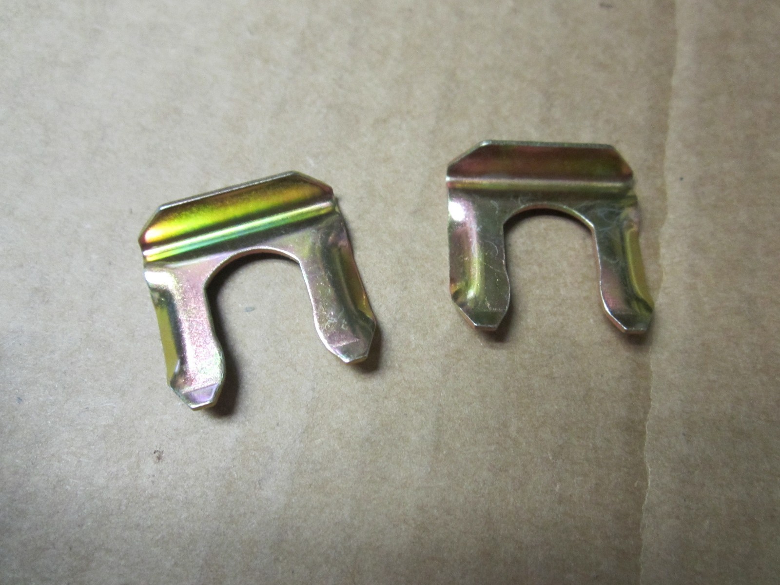 CHEVY GMC PICK UP TRUCK BRAKE HOSE RETAINERS CLIPS PAIR | eBay