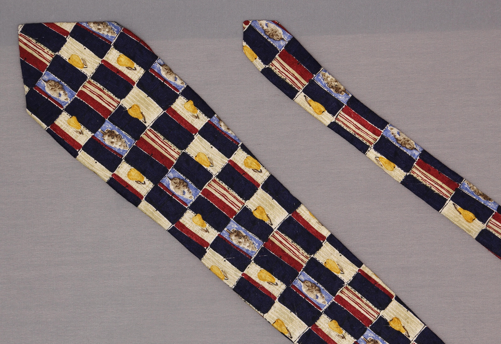 Tom James Innocenti Pears Squares Silk Necktie Vintage Tie Navy Gold ...