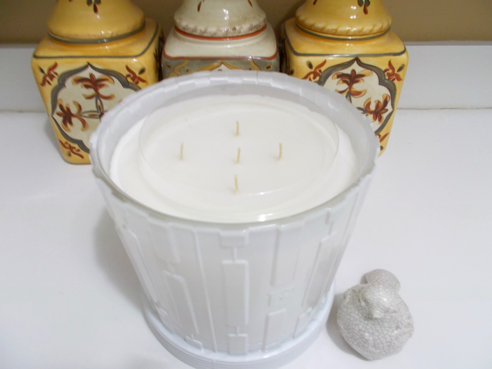 Elton John by Slatkin + Co ENGLISH OAK AND AMBER 5 Wick 80 oz Candle w ...