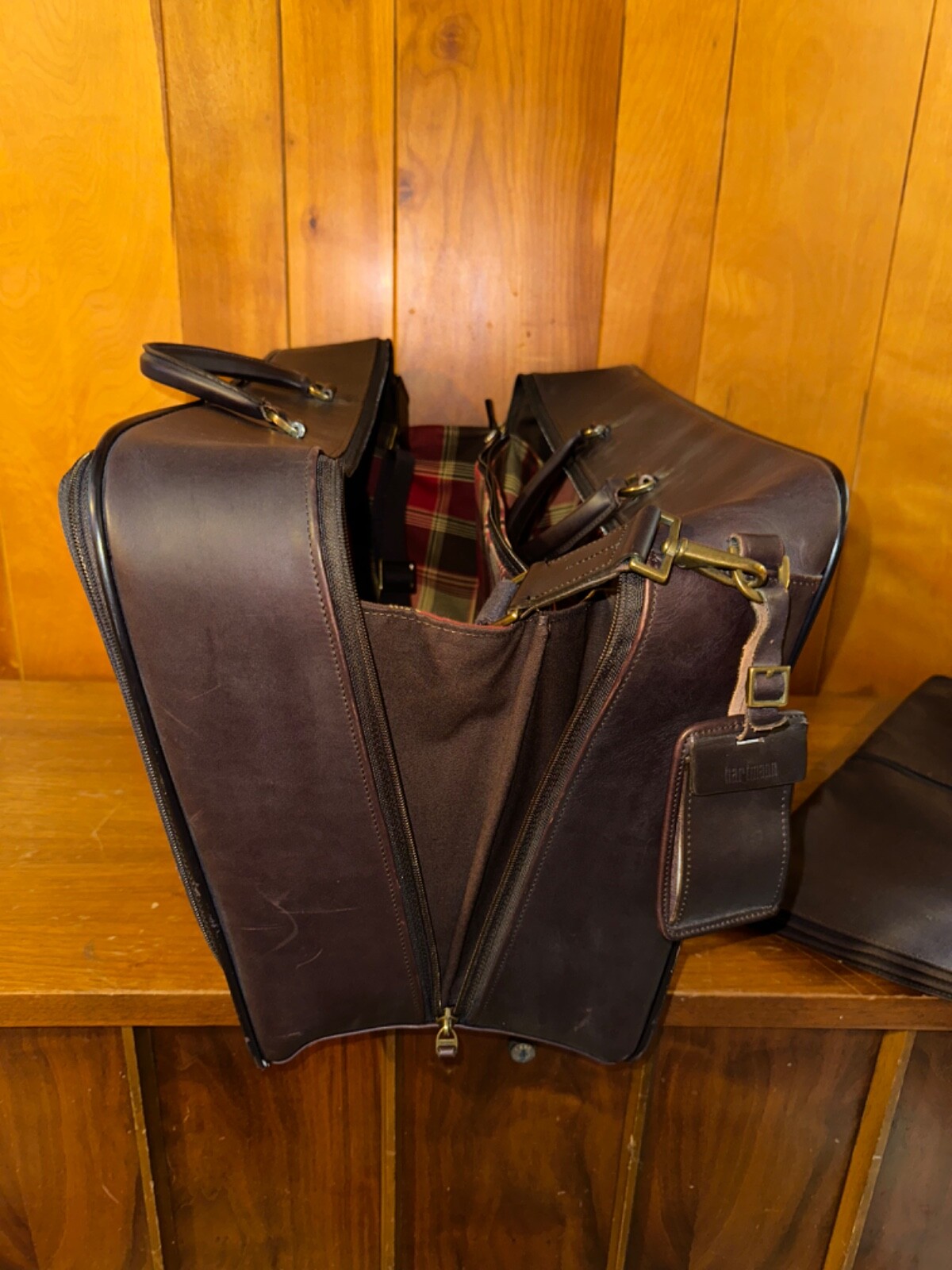 Hartmann Soft Sided Suitcase: "The Luxe Collection" WITH garment bag ...