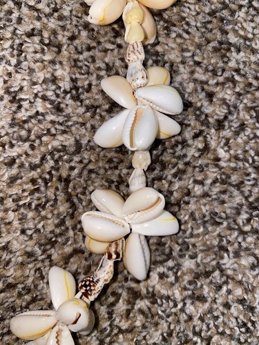 VINTAGE HAWAIIAN LEI NECKLACE 34" Cowrie Shell Clusters & Brown Sea ...