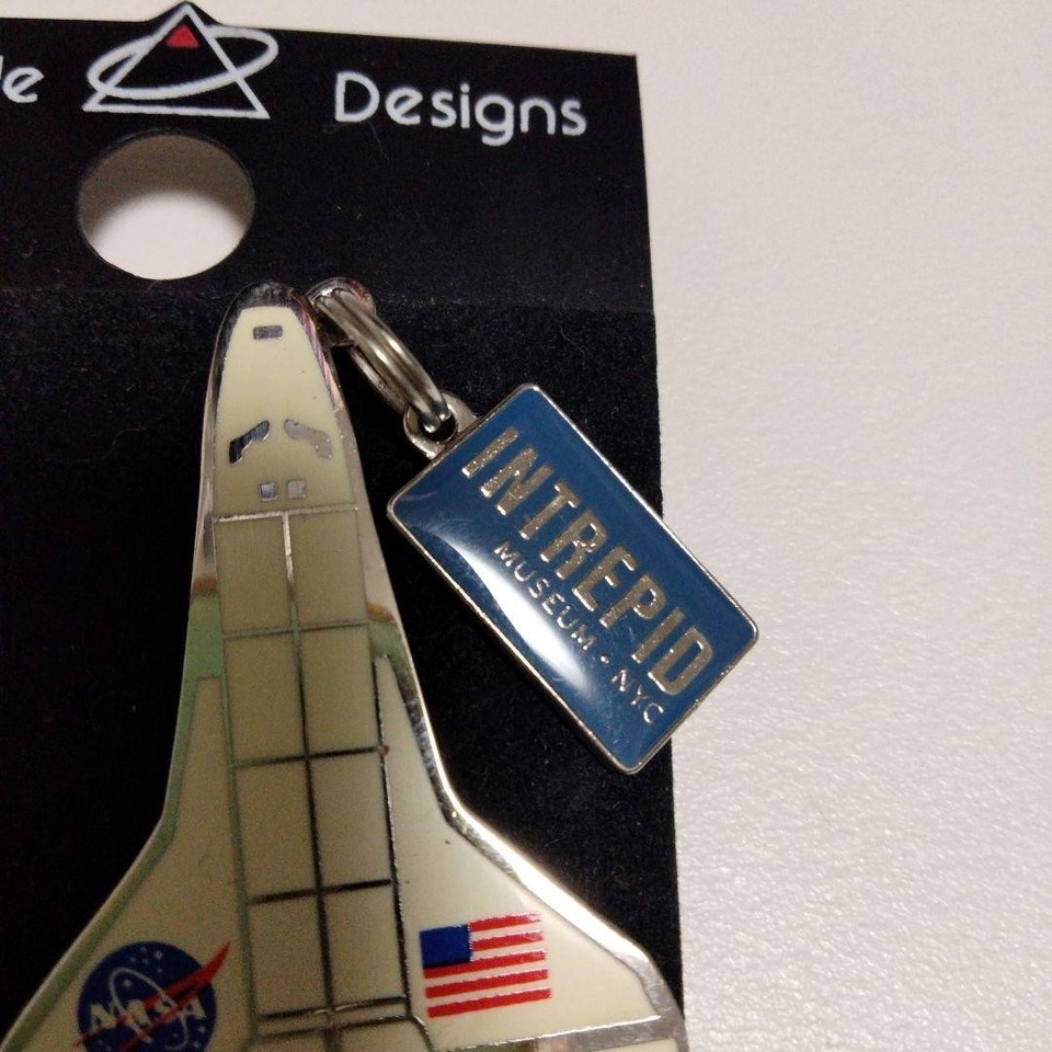Intrepid Sea Air Space Museum Pin Badge NASA Space Shuttle Collectible ...