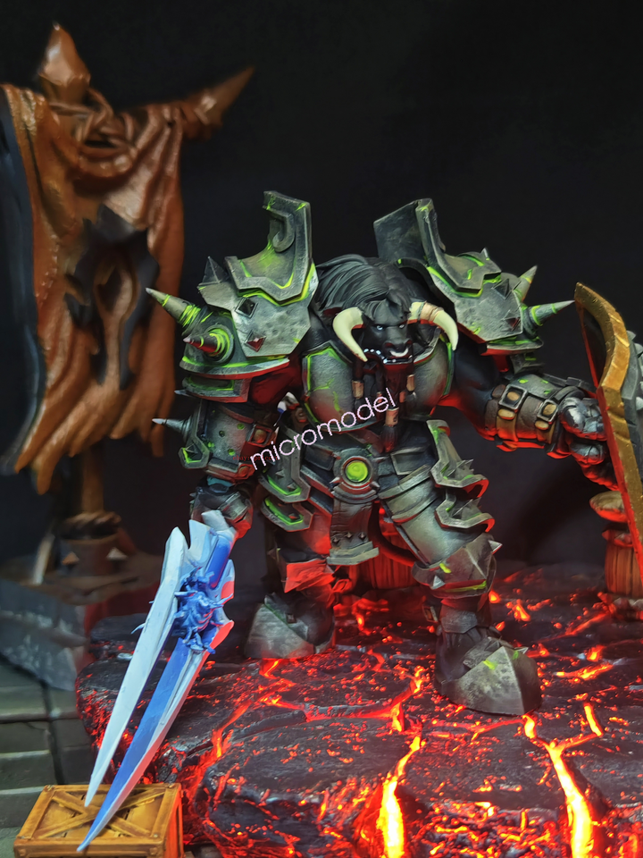 World of Warcraft Tauren Statue Figure Resin Painted Collectible GK ...