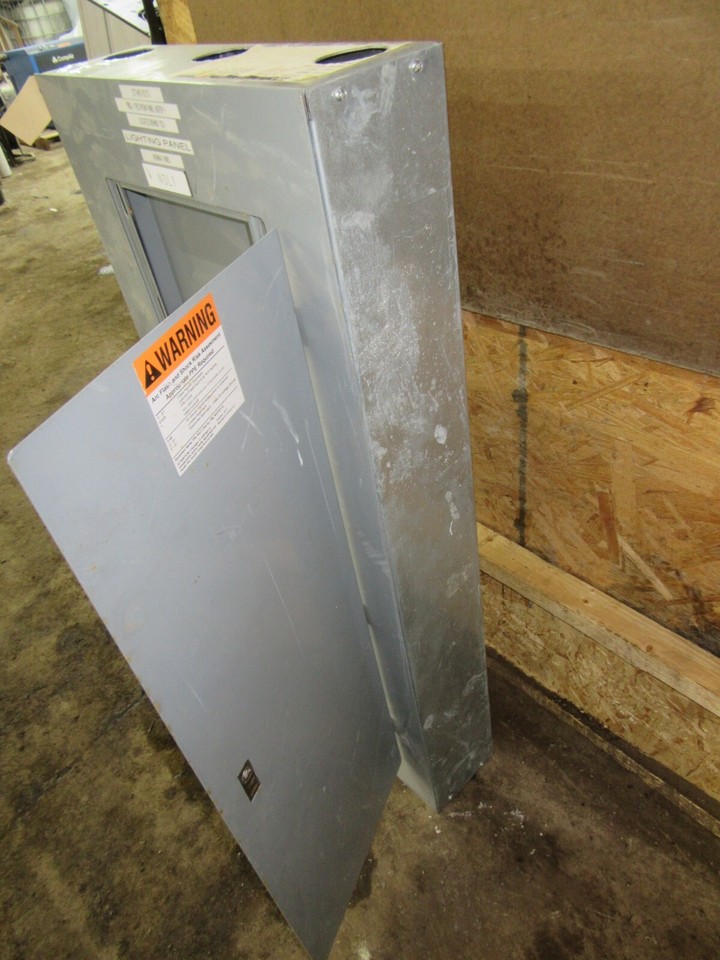100 AMP SQUARE D EDB / NF PANELBOARD PANEL MAIN LUG MLO 3 PH 4 W 600 / ...