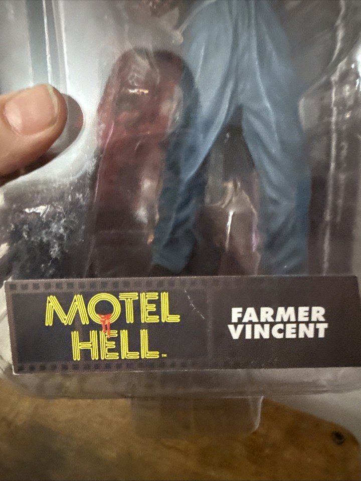Motel Hell Farmer Vincent 8" Figure Scream Greats Trick or Treat ...