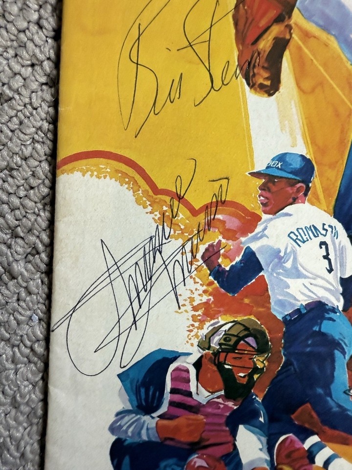 1976 Chicago White Sox Program - Signed By Bill Veeck, Minnie Minoso ...