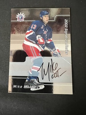 2001-02 Be a Player Signature Series Auto Mike Mottau #044 New York ...