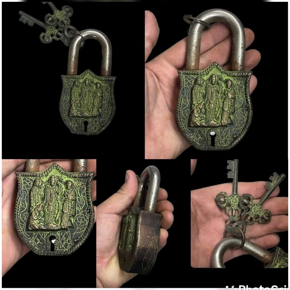 Unique Tibetan Antique Chiness Bronze Figures Art Engraved Big Lock ...