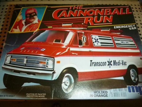 1981 MPC 0447 Cannonball Run Ambulance Dodge Van 1/25 Model Car ...