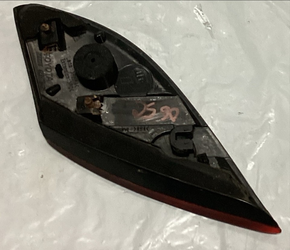 06-10 LEXUS SC430 REAR PASSENGER RIGHT SIDE TRUNK REFLECTOR TAIL LIGHT ...