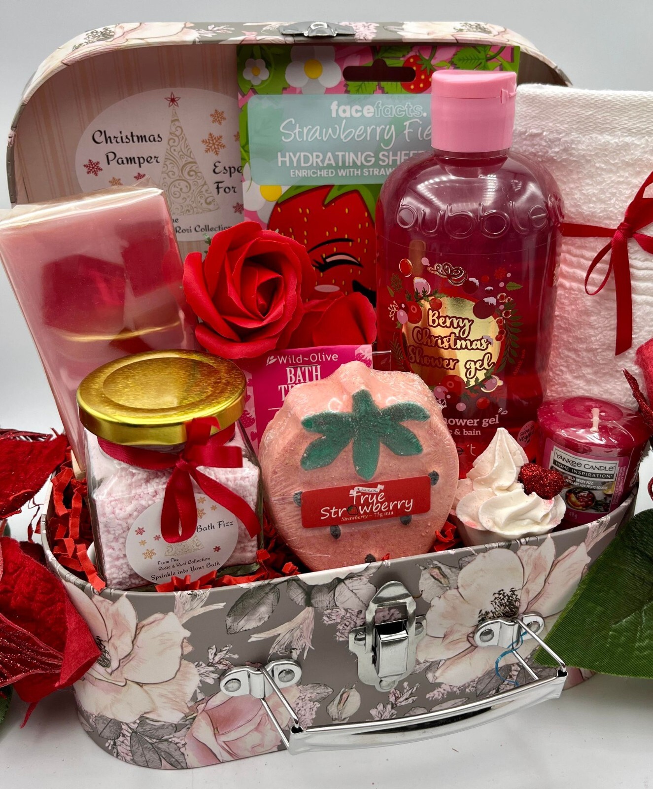 Ladies Pamper Hamper Gift BERRY CHRISTMAS Shower Bath Bombs Yankee ...