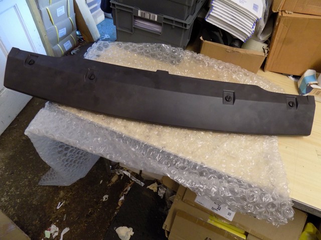 Genuine Land Rover Discovery 4 Front Bumper Towing Hook Cover LR014045 ...