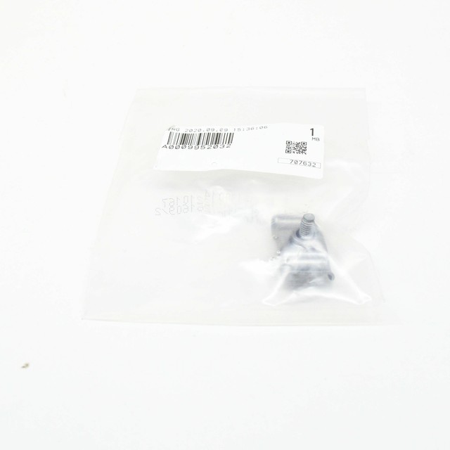 Mercedes-Benz C W204 Transmission Oil Line Clamp A0009952032 OEM for ...